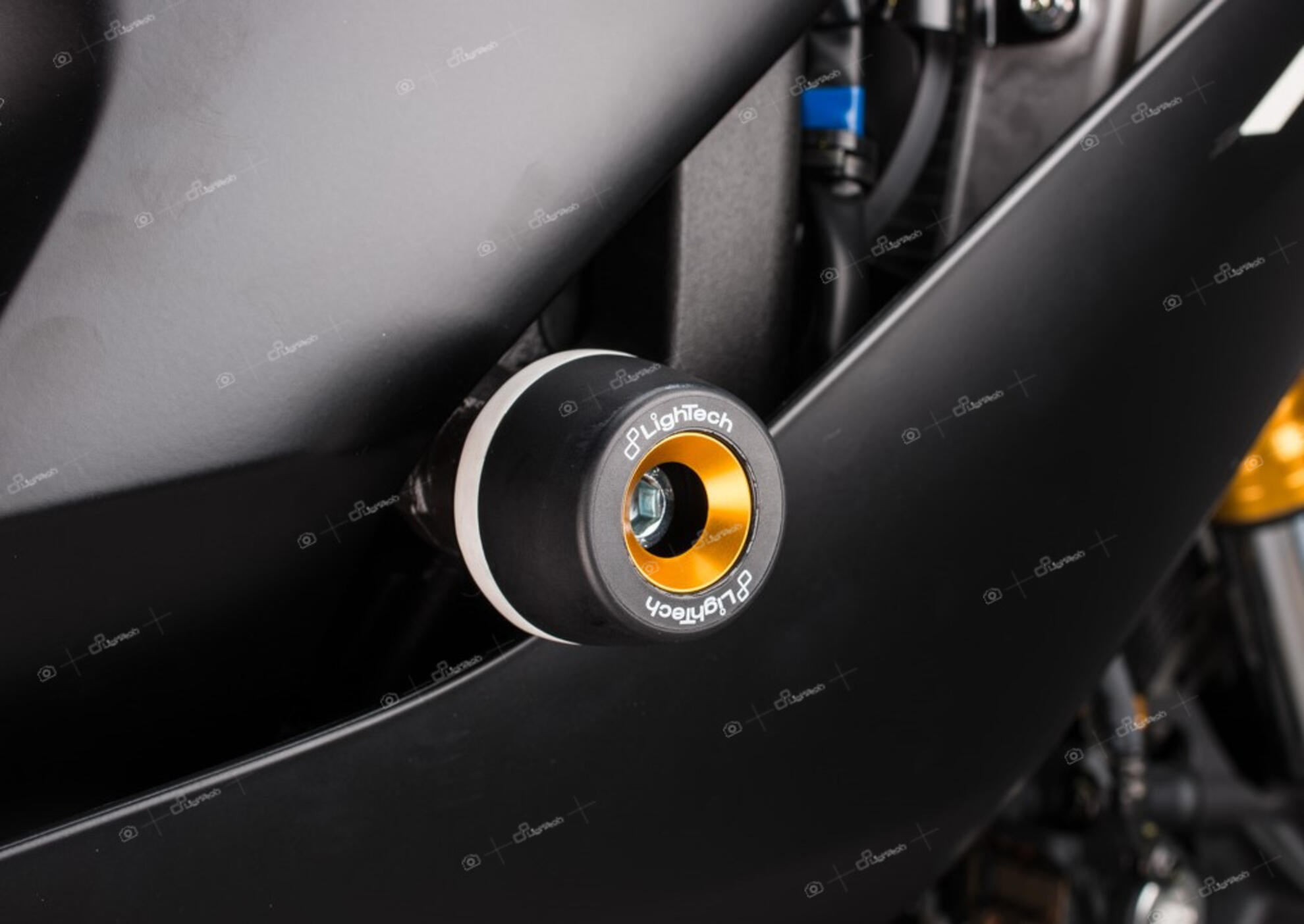 Shock-Absorbing Frame Sliders Kit for Yamaha | Lightech World